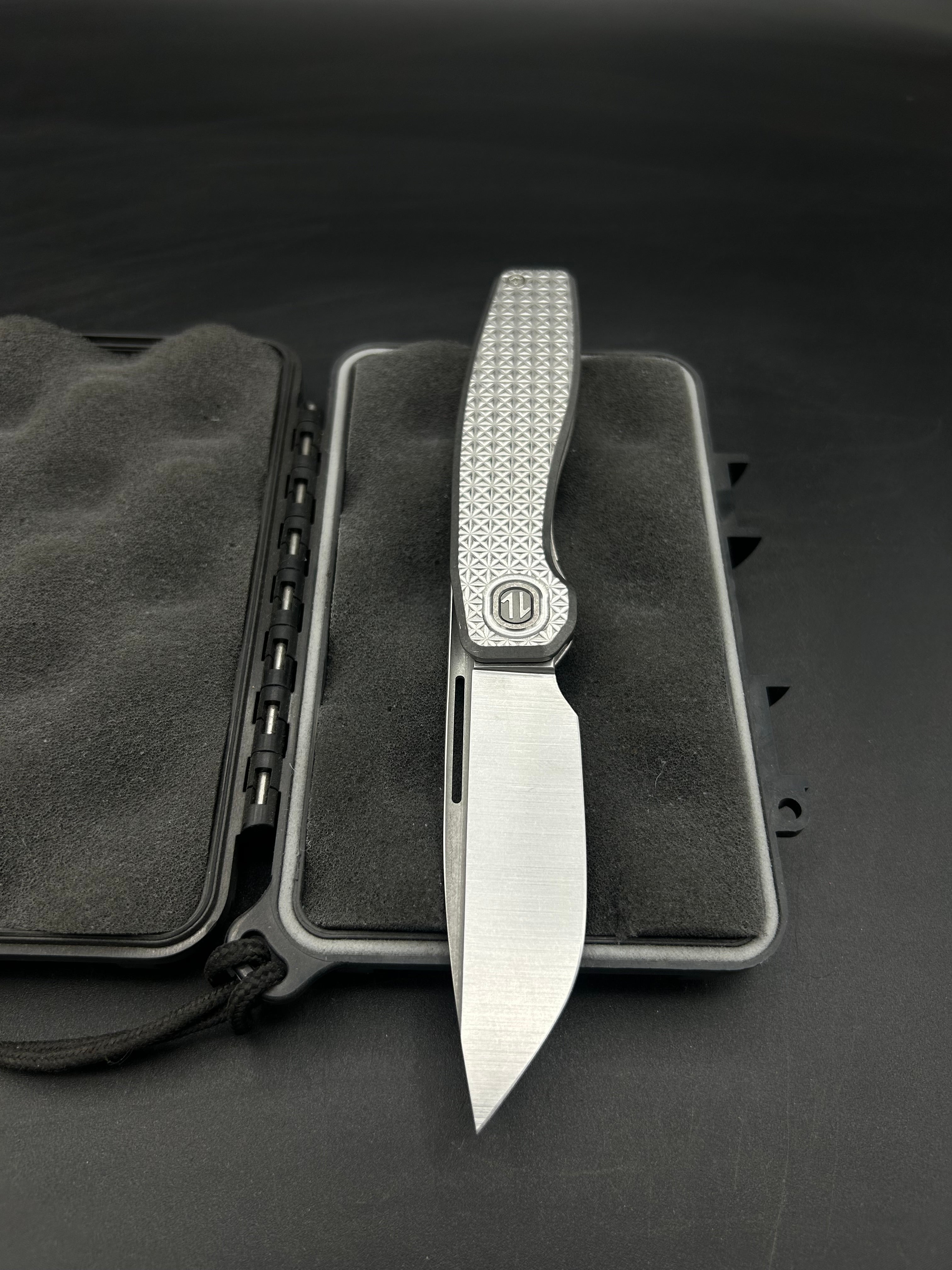 Mini FSD-I #504 – Brown Knives