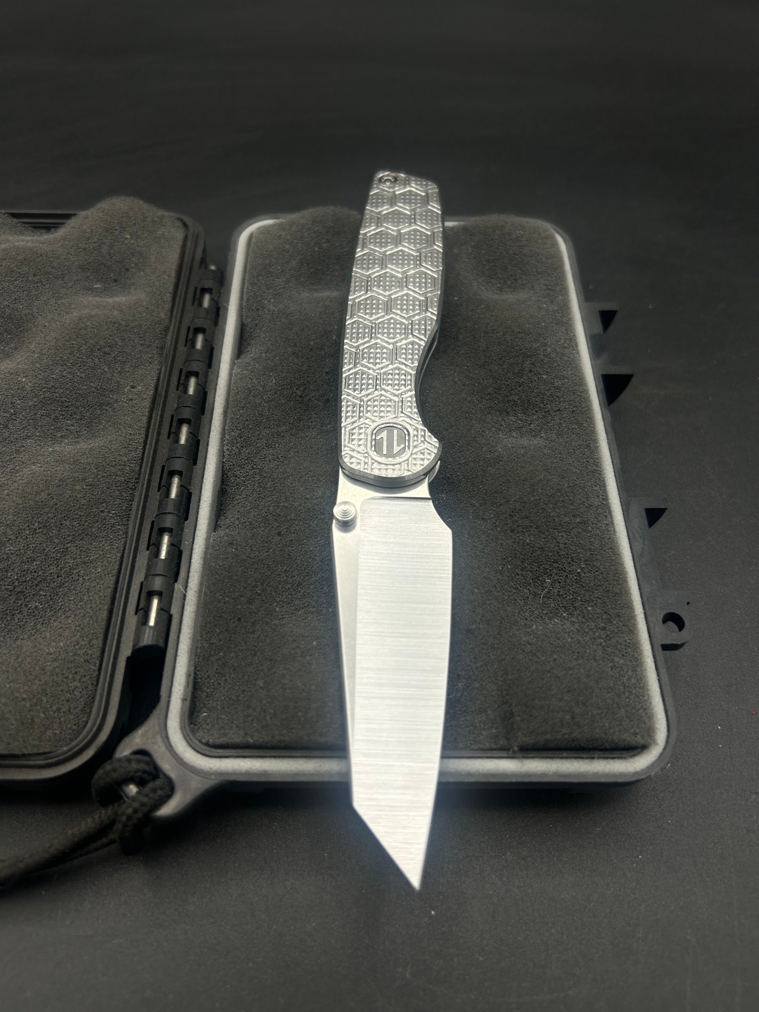 Cortex Mini #066 – Brown Knives