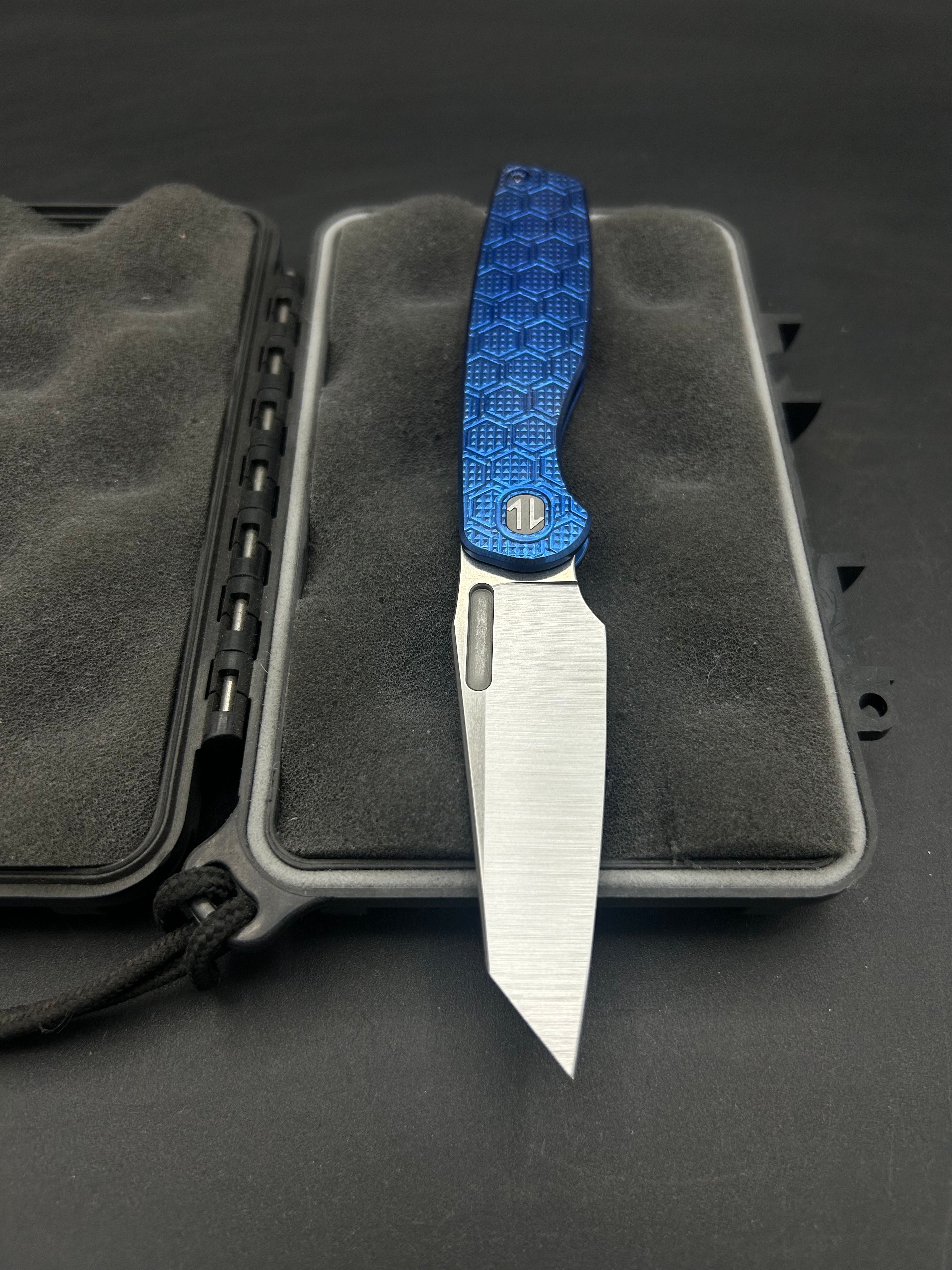 Cortex Mini #047 – Brown Knives