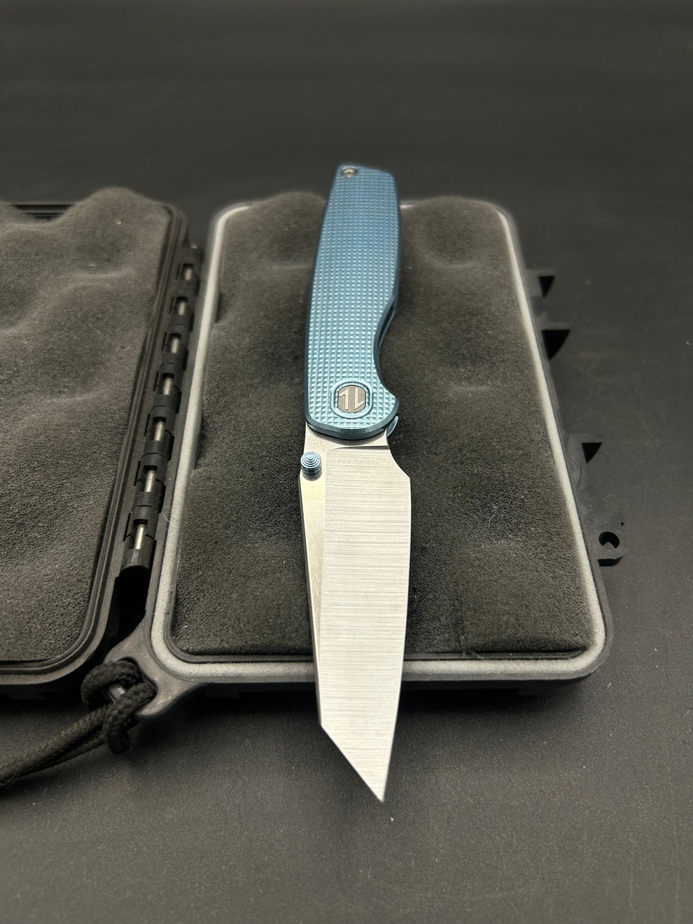 Cortex Mini #013 – Brown Knives